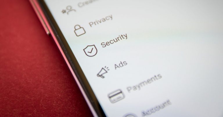 Clubhouse users are teaching each other how to stay private from Instagram